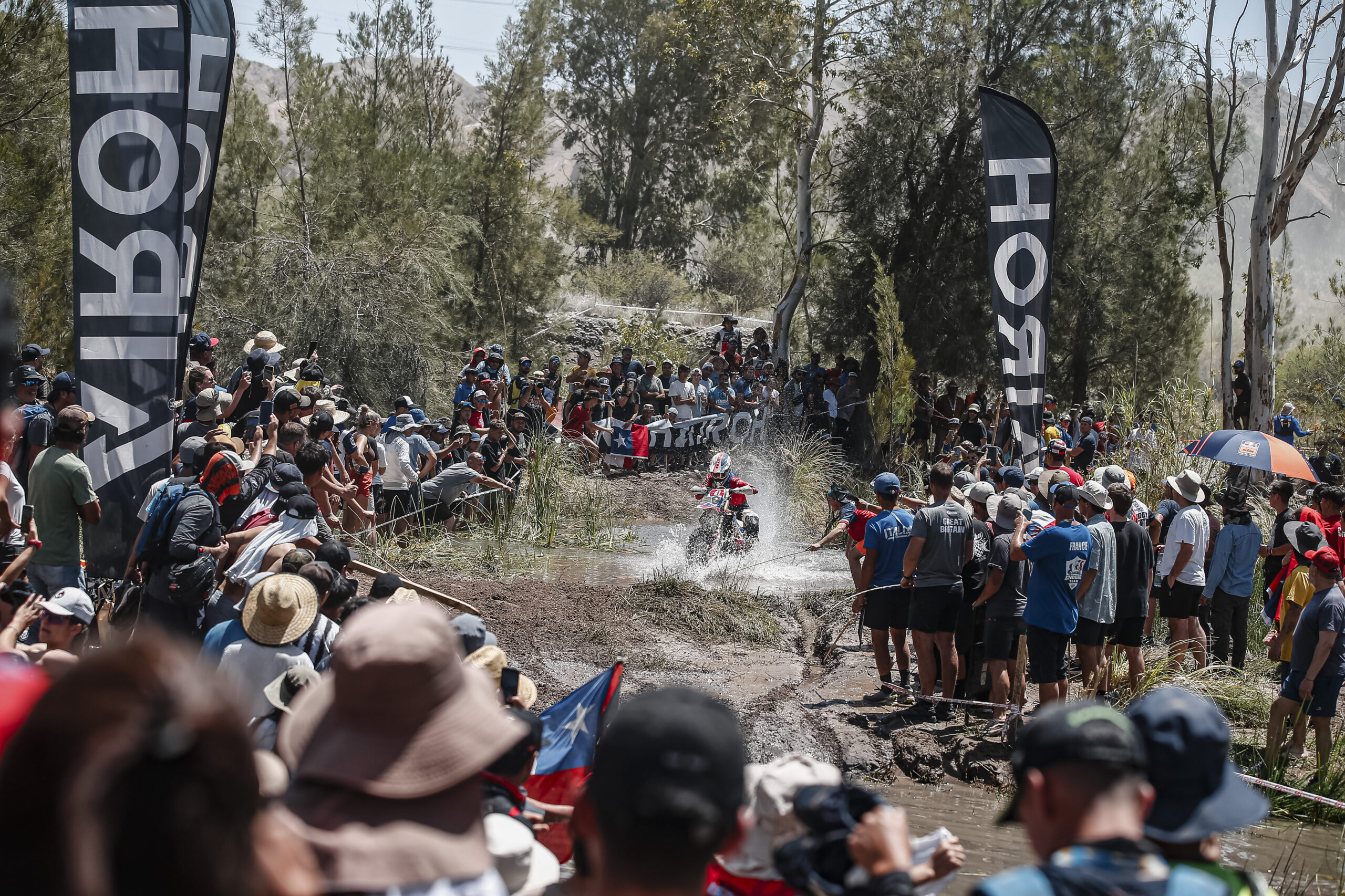 ISDE’23: Höjdpunkter från fredagen! - Race Magazine